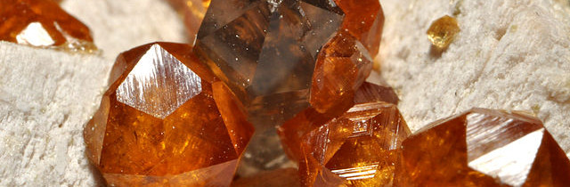 The Chemistry of the Garnet Group - Jewelpedia